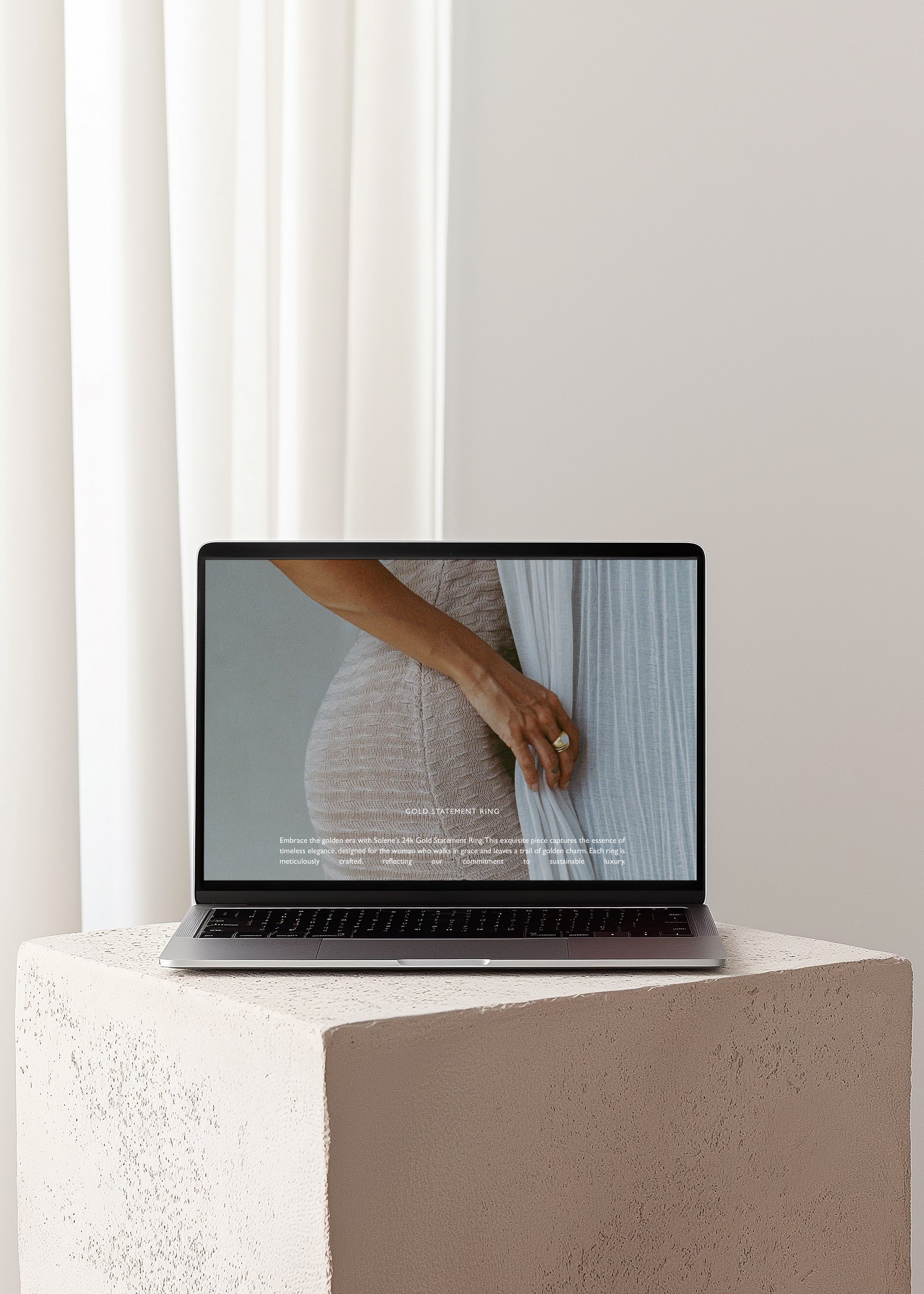 Modern MacBook Device Mockup · Studio Blanche